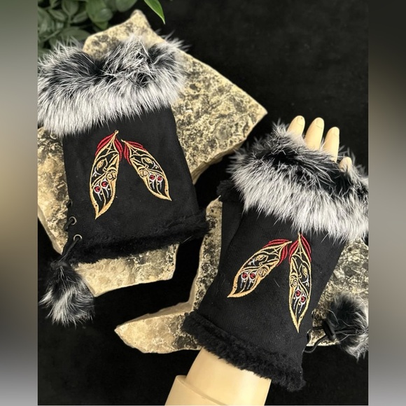 dene cree | Accessories | Dene Cree Fingerless Rabbit Fur Gloves | Poshmark